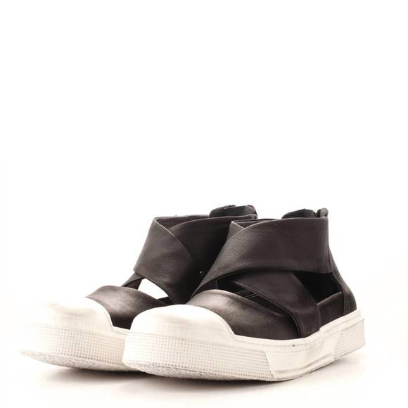 Lofina | Shoes | New Lofina Point Bianco Sneakers In Nero | Poshmark